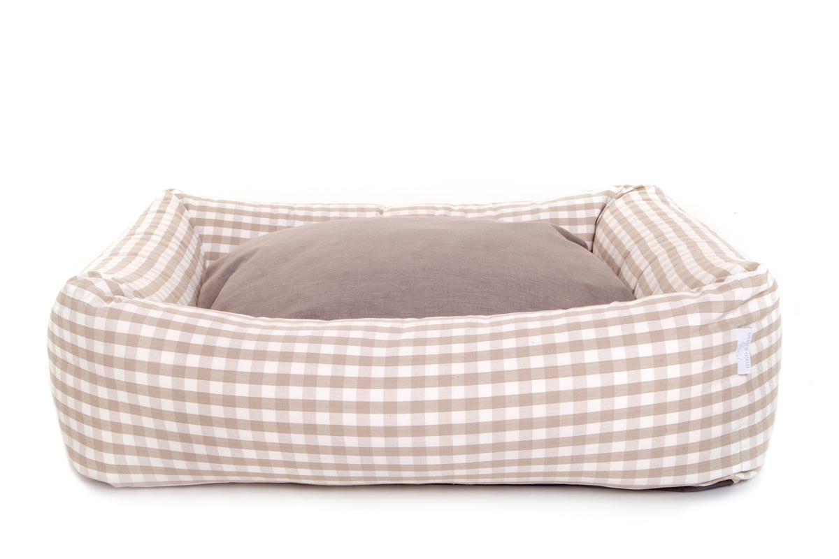 Rissingtons Bolster Dog Bed - Luxury Cotswold Styling – Hugo & Otto